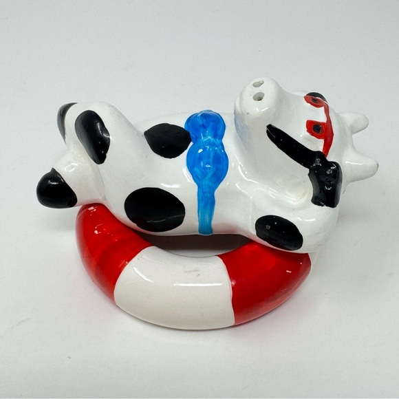 Accents | Vintage Cow In A Swimsuit On Inner Tube Salt Pepper Shakers ...